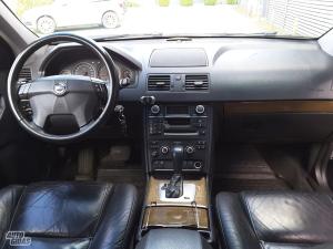 Black Volvo XC90 2009 in Kretinga, with an engine capacity of 3.20 L and mileage of 224 thousand km for 6750 €, photo 8 on AUTOMOTO.COM.LV