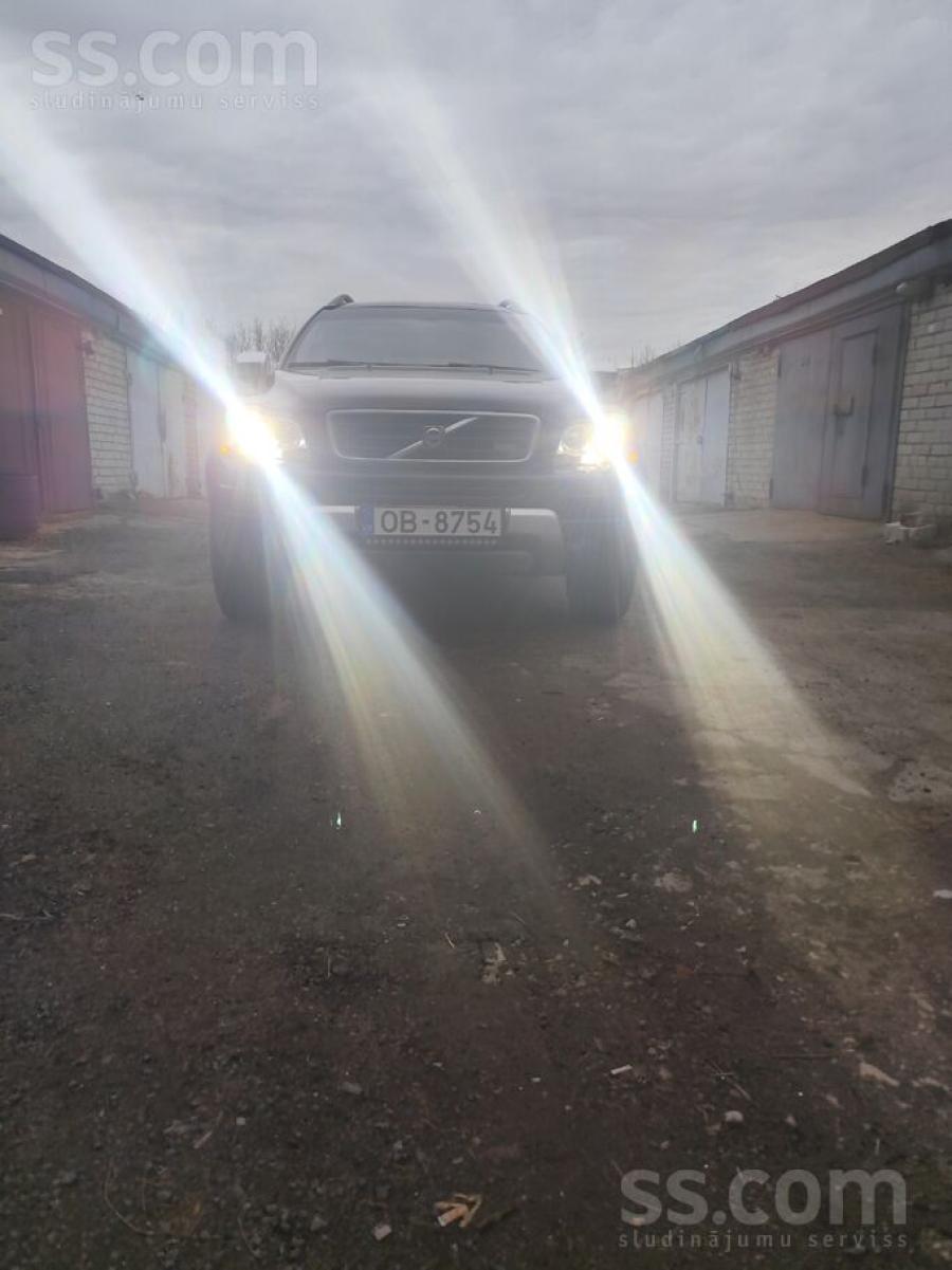 Melns Volvo XC90 2009 Rīga, ar dzinēja tilpumu 2.40 L un nobraukumu 0 tūkst. km par 8500 €, foto 1 vietnē AUTOMOTO.COM.LV