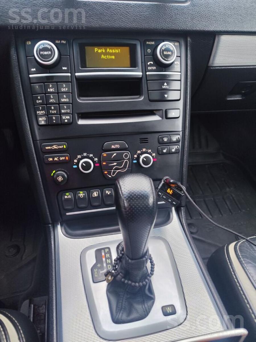 Melns Volvo XC90 2009 Rīga, ar dzinēja tilpumu 2.40 L un nobraukumu 0 tūkst. km par 8500 €, foto 9 vietnē AUTOMOTO.COM.LV