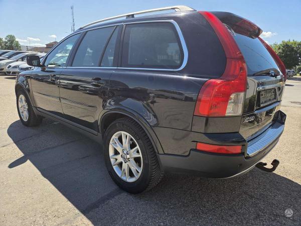 Black Volvo XC90 2009 in Marijampole, with an engine capacity of 2.40 L and mileage of 325 thousand km for 6199 €, photo 7 on AUTOMOTO.COM.LV
