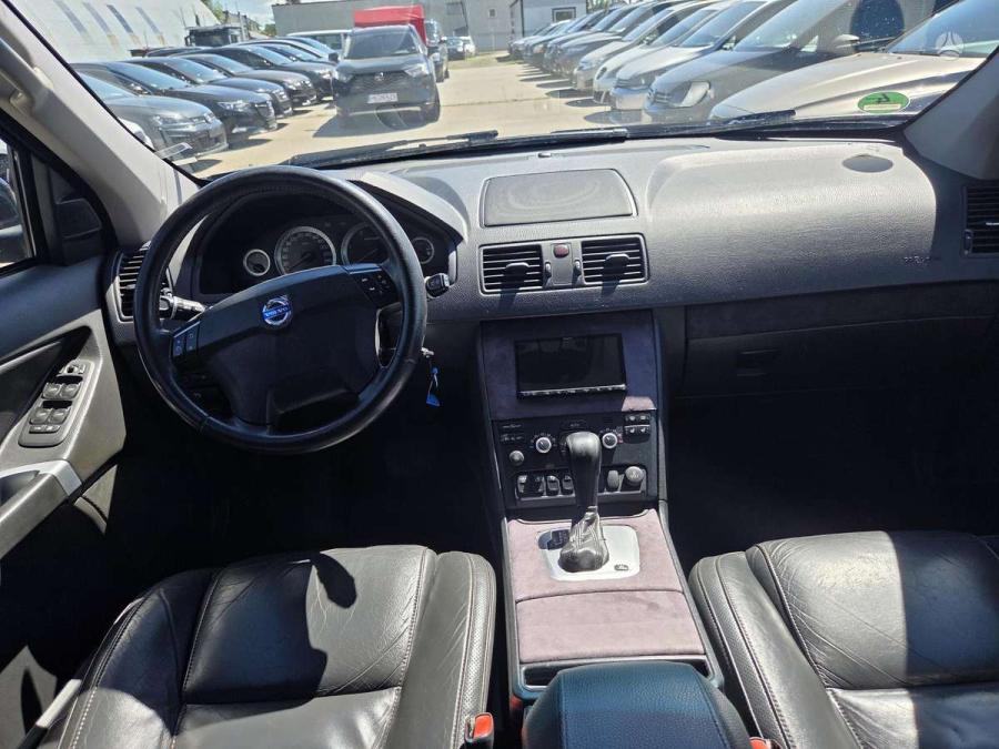 Melns Volvo XC90 2009 Marijampole, ar dzinēja tilpumu 2.40 L un nobraukumu 325 tūkst. km par 6199 €, foto 11 vietnē AUTOMOTO.COM.LV