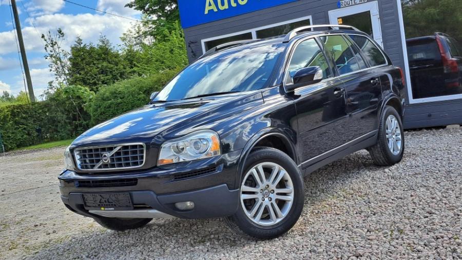 Black Volvo XC90 2009 in Riga, with an engine capacity of 2.40 L and mileage of 219 thousand km for 8490 €, photo 3 on AUTOMOTO.COM.LV