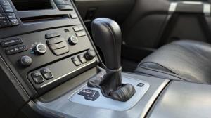 Black Volvo XC90 2009 in Riga, with an engine capacity of 2.40 L and mileage of 219 thousand km for 8490 €, photo 9 on AUTOMOTO.COM.LV