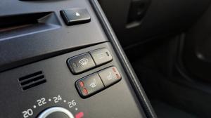 Black Volvo XC90 2009 in Riga, with an engine capacity of 2.40 L and mileage of 219 thousand km for 8490 €, photo 10 on AUTOMOTO.COM.LV