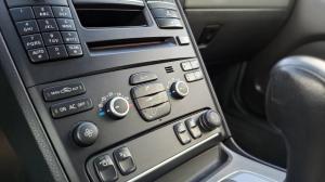 Black Volvo XC90 2009 in Riga, with an engine capacity of 2.40 L and mileage of 219 thousand km for 8490 €, photo 12 on AUTOMOTO.COM.LV