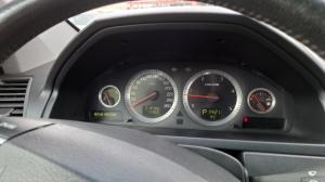 Black Volvo XC90 2009 in Riga, with an engine capacity of 2.40 L and mileage of 219 thousand km for 8490 €, photo 15 on AUTOMOTO.COM.LV