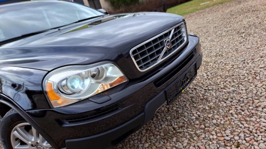 Black Volvo XC90 2009 in Riga, with an engine capacity of 2.40 L and mileage of 219 thousand km for 8490 €, photo 24 on AUTOMOTO.COM.LV