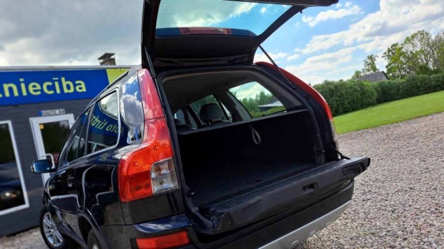 Black Volvo XC90 2009 in Riga, with an engine capacity of 2.40 L and mileage of 219 thousand km for 8490 €, photo 37 on AUTOMOTO.COM.LV