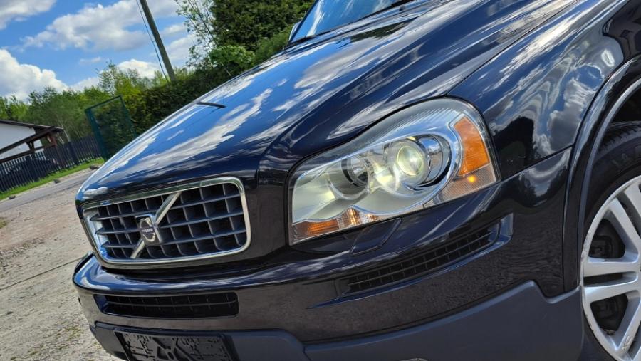 Black Volvo XC90 2009 in Riga, with an engine capacity of 2.40 L and mileage of 219 thousand km for 8490 €, photo 49 on AUTOMOTO.COM.LV