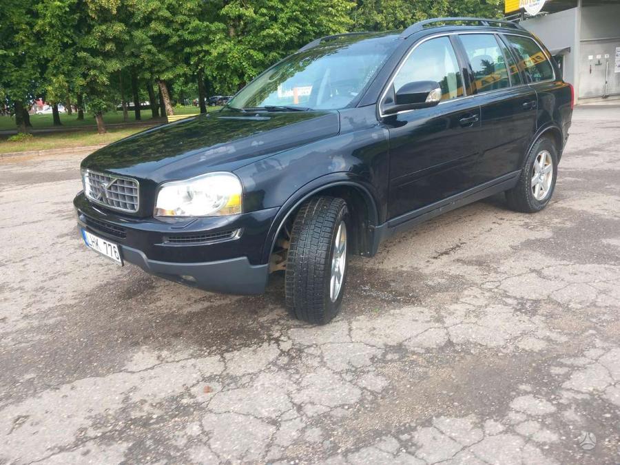 Melns Volvo XC90 2009 Šalčininkai, ar dzinēja tilpumu 2.40 L un nobraukumu 299 tūkst. km par 7800 €, foto 1 vietnē AUTOMOTO.COM.LV