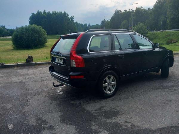 Black Volvo XC90 2009 in Salcininkai, with an engine capacity of 2.40 L and mileage of 299 thousand km for 7800 €, photo 3 on AUTOMOTO.COM.LV