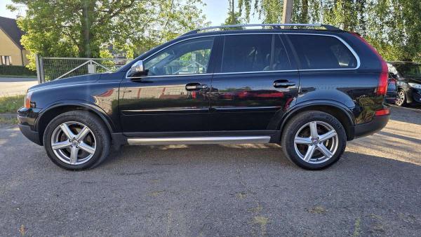 Melns Volvo XC90 2009 Šauļi, ar dzinēja tilpumu 2.40 L un nobraukumu 288 tūkst. km par 7250 €, foto 2 vietnē AUTOMOTO.COM.LV