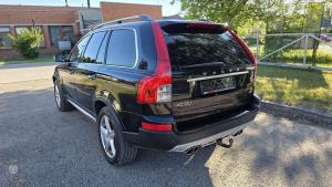 Black Volvo XC90 2009 in Siauliai, with an engine capacity of 2.40 L and mileage of 288 thousand km for 7250 €, photo 4 on AUTOMOTO.COM.LV