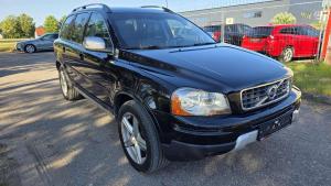 Black Volvo XC90 2009 in Siauliai, with an engine capacity of 2.40 L and mileage of 288 thousand km for 7250 €, photo 8 on AUTOMOTO.COM.LV