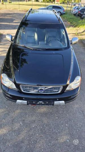 Black Volvo XC90 2009 in Siauliai, with an engine capacity of 2.40 L and mileage of 288 thousand km for 7250 €, photo 10 on AUTOMOTO.COM.LV