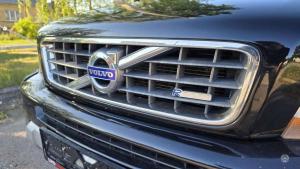 Black Volvo XC90 2009 in Siauliai, with an engine capacity of 2.40 L and mileage of 288 thousand km for 7250 €, photo 11 on AUTOMOTO.COM.LV