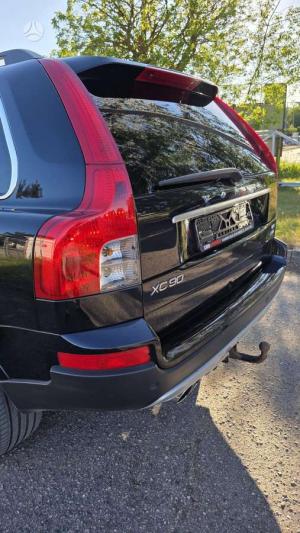 Black Volvo XC90 2009 in Siauliai, with an engine capacity of 2.40 L and mileage of 288 thousand km for 7250 €, photo 18 on AUTOMOTO.COM.LV