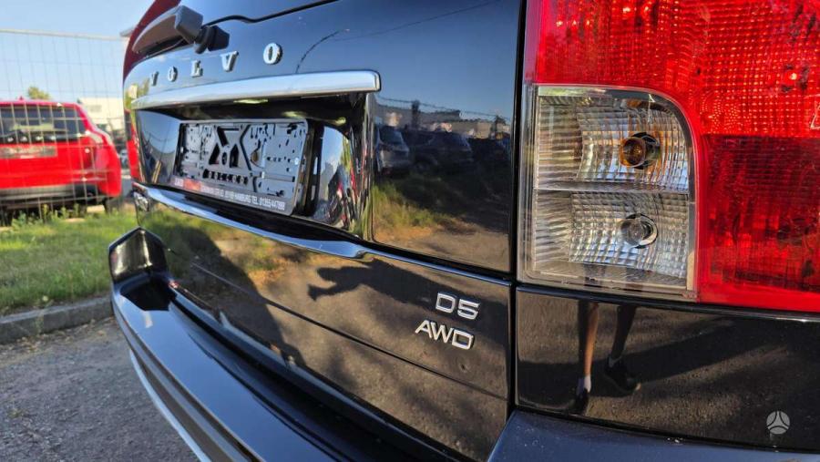 Black Volvo XC90 2009 in Siauliai, with an engine capacity of 2.40 L and mileage of 288 thousand km for 7250 €, photo 19 on AUTOMOTO.COM.LV