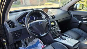 Black Volvo XC90 2009 in Siauliai, with an engine capacity of 2.40 L and mileage of 288 thousand km for 7250 €, photo 24 on AUTOMOTO.COM.LV