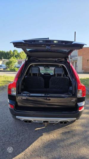 Black Volvo XC90 2009 in Siauliai, with an engine capacity of 2.40 L and mileage of 288 thousand km for 7250 €, photo 35 on AUTOMOTO.COM.LV