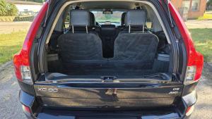 Black Volvo XC90 2009 in Siauliai, with an engine capacity of 2.40 L and mileage of 288 thousand km for 7250 €, photo 36 on AUTOMOTO.COM.LV