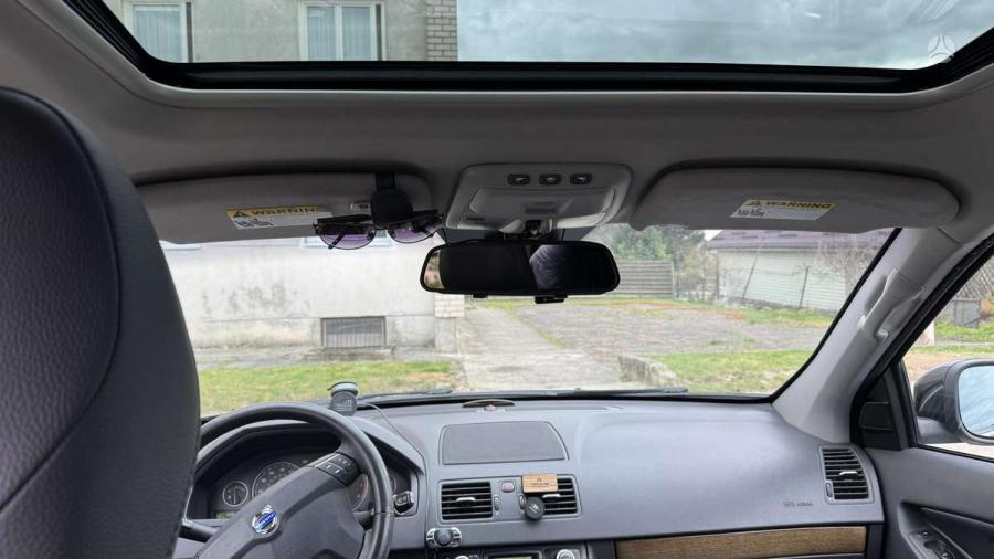 Black Volvo XC90 2009 in Raseiniai, with an engine capacity of 3.19 L and mileage of 251 thousand km for 6400 €, photo 8 on AUTOMOTO.COM.LV