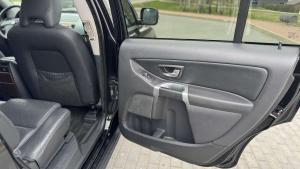 Black Volvo XC90 2009 in Raseiniai, with an engine capacity of 3.19 L and mileage of 251 thousand km for 6400 €, photo 12 on AUTOMOTO.COM.LV