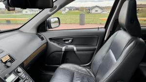 Black Volvo XC90 2009 in Raseiniai, with an engine capacity of 3.19 L and mileage of 251 thousand km for 6400 €, photo 20 on AUTOMOTO.COM.LV