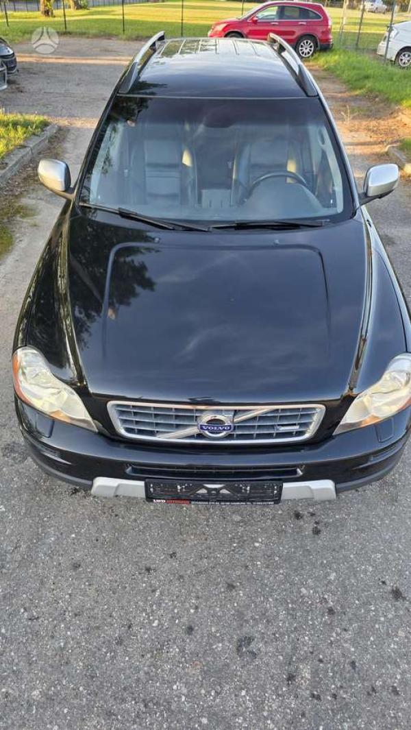 Black Volvo XC90 2009 in Siauliai, with an engine capacity of 2.40 L and mileage of 288 thousand km for 7250 €, photo 9 on AUTOMOTO.COM.LV