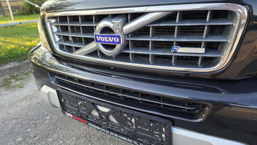 Melns Volvo XC90 2009 Šauļi, ar dzinēja tilpumu 2.40 L un nobraukumu 288 tūkst. km par 7250 €, foto 11 vietnē AUTOMOTO.COM.LV