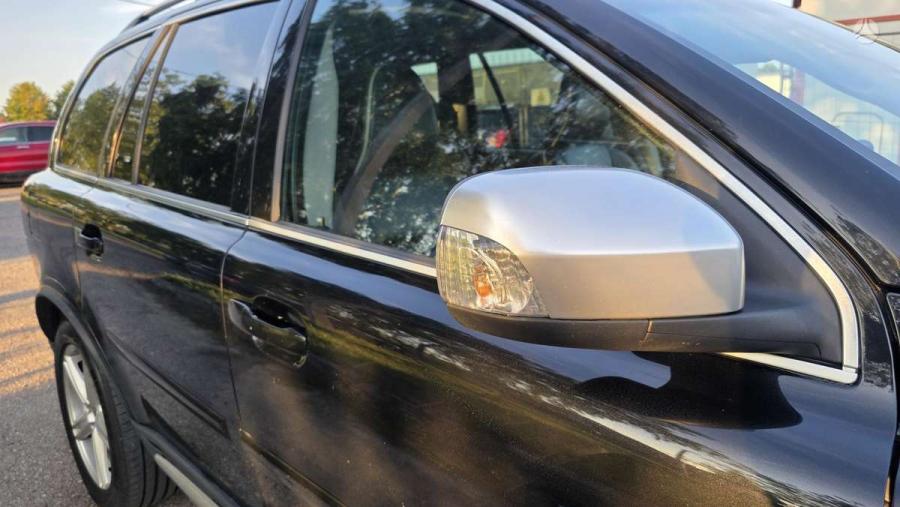 Melns Volvo XC90 2009 Šauļi, ar dzinēja tilpumu 2.40 L un nobraukumu 288 tūkst. km par 7250 €, foto 16 vietnē AUTOMOTO.COM.LV
