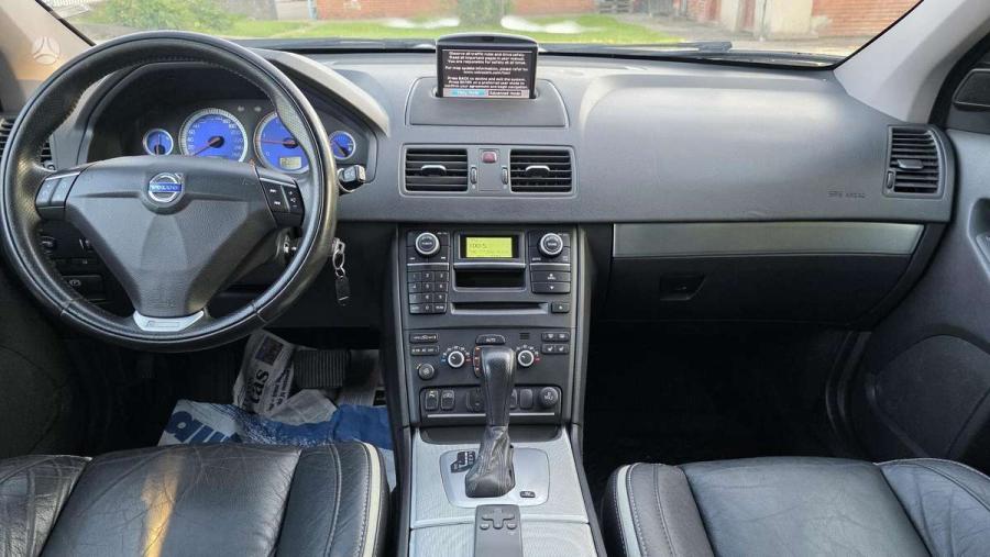 Melns Volvo XC90 2009 Šauļi, ar dzinēja tilpumu 2.40 L un nobraukumu 288 tūkst. km par 7250 €, foto 20 vietnē AUTOMOTO.COM.LV