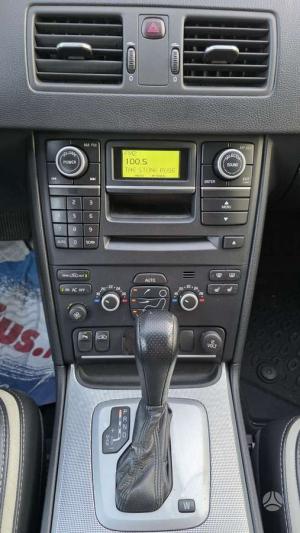 Melns Volvo XC90 2009 Šauļi, ar dzinēja tilpumu 2.40 L un nobraukumu 288 tūkst. km par 7250 €, foto 23 vietnē AUTOMOTO.COM.LV