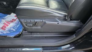 Melns Volvo XC90 2009 Šauļi, ar dzinēja tilpumu 2.40 L un nobraukumu 288 tūkst. km par 7250 €, foto 31 vietnē AUTOMOTO.COM.LV