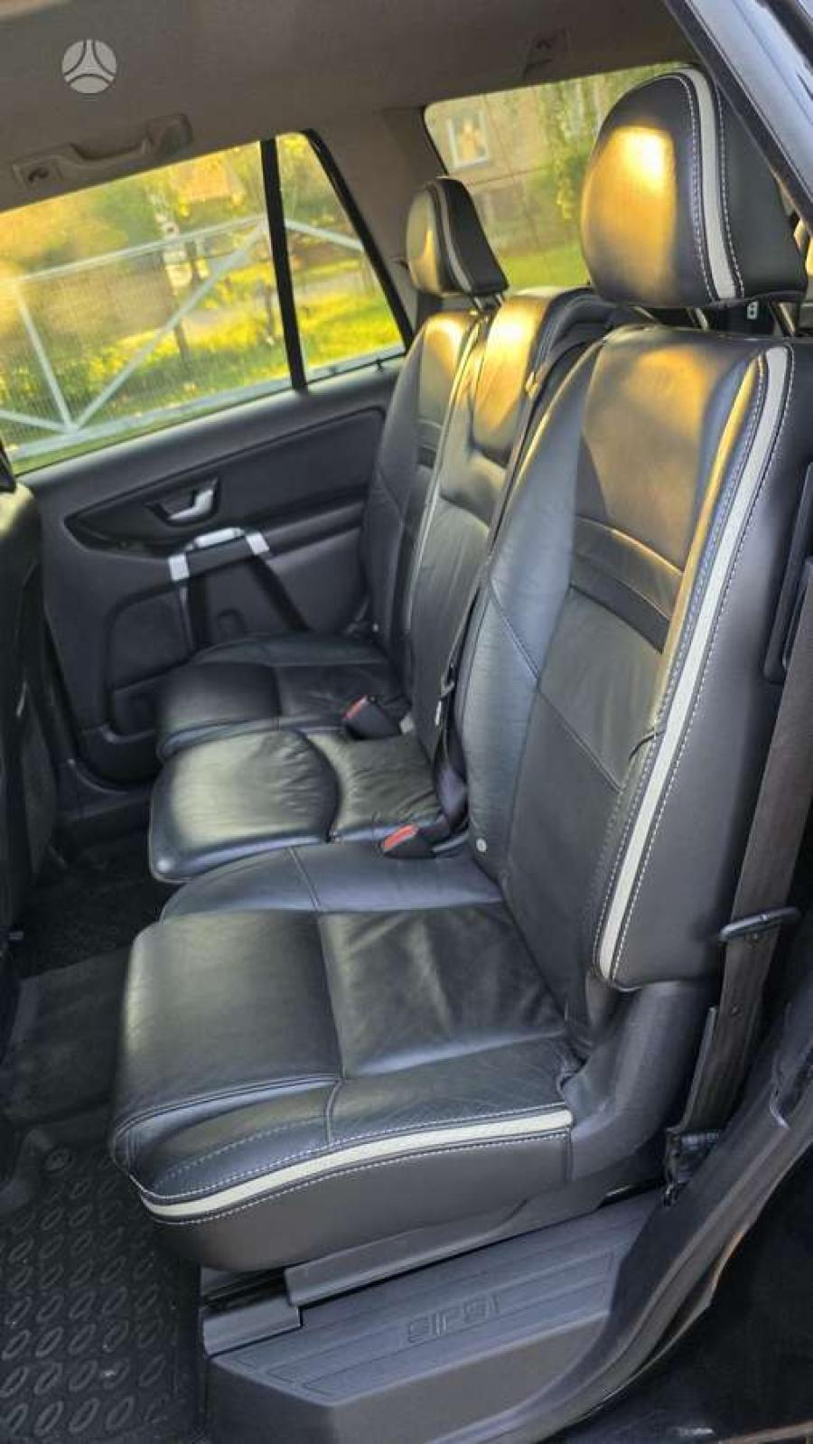 Melns Volvo XC90 2009 Šauļi, ar dzinēja tilpumu 2.40 L un nobraukumu 288 tūkst. km par 7250 €, foto 33 vietnē AUTOMOTO.COM.LV