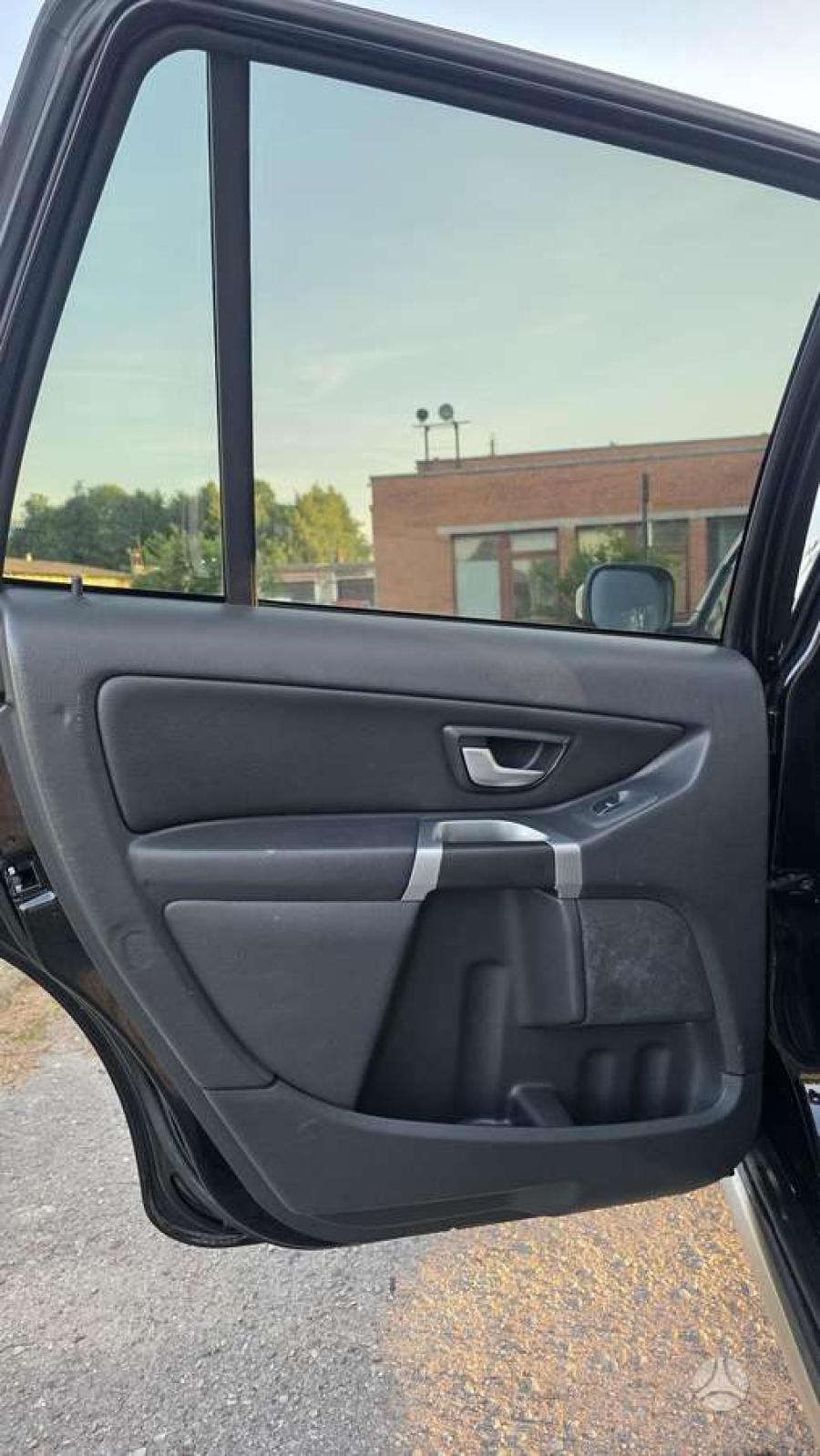 Melns Volvo XC90 2009 Šauļi, ar dzinēja tilpumu 2.40 L un nobraukumu 288 tūkst. km par 7250 €, foto 35 vietnē AUTOMOTO.COM.LV