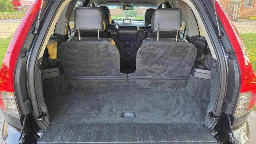Melns Volvo XC90 2009 Šauļi, ar dzinēja tilpumu 2.40 L un nobraukumu 288 tūkst. km par 7250 €, foto 39 vietnē AUTOMOTO.COM.LV