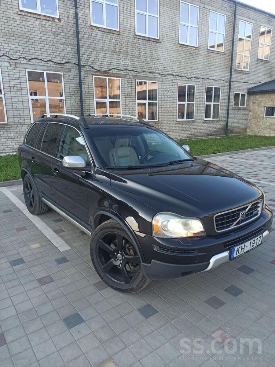 Melns Volvo XC90 2009 Preiļi, ar dzinēja tilpumu 2.40 L un nobraukumu 383 tūkst. km par 6100 €, foto 3 vietnē AUTOMOTO.COM.LV