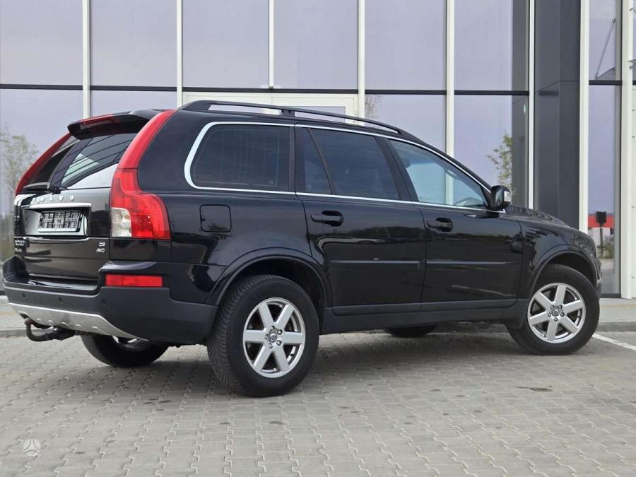 Melns Volvo XC90 2009 Viļņa, ar dzinēja tilpumu 2.40 L un nobraukumu 293 tūkst. km par 8900 €, foto 6 vietnē AUTOMOTO.COM.LV