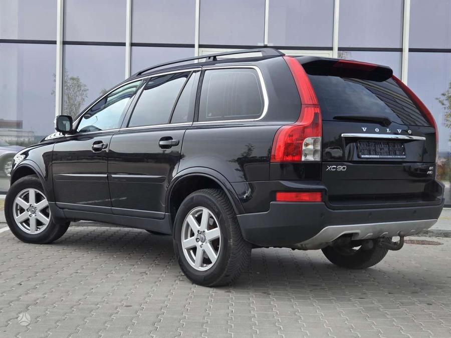 Melns Volvo XC90 2009 Viļņa, ar dzinēja tilpumu 2.40 L un nobraukumu 293 tūkst. km par 8900 €, foto 7 vietnē AUTOMOTO.COM.LV