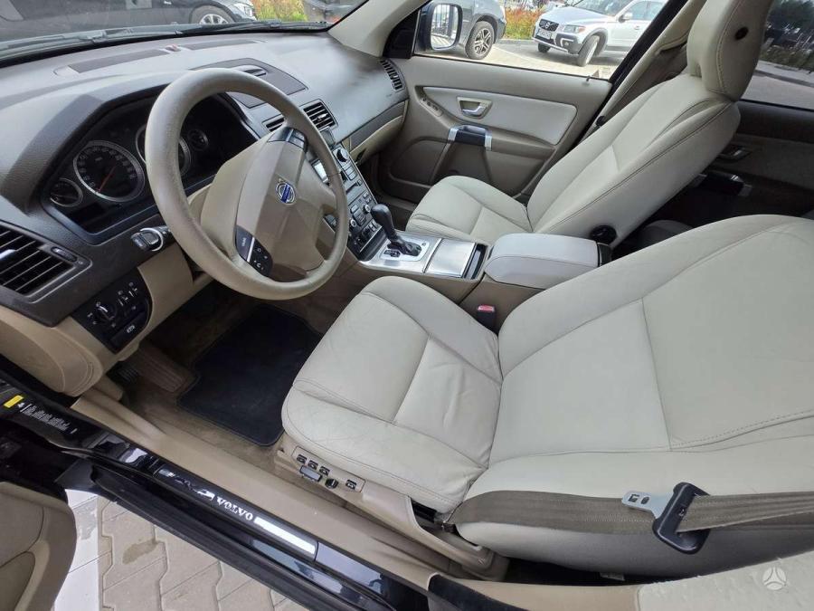 Melns Volvo XC90 2009 Viļņa, ar dzinēja tilpumu 2.40 L un nobraukumu 293 tūkst. km par 8900 €, foto 12 vietnē AUTOMOTO.COM.LV