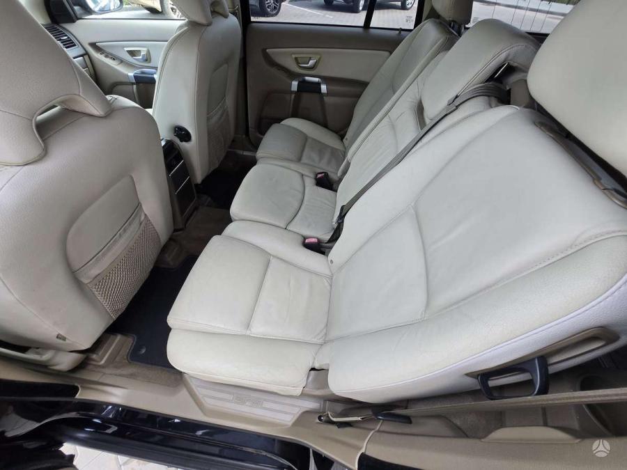 Melns Volvo XC90 2009 Viļņa, ar dzinēja tilpumu 2.40 L un nobraukumu 293 tūkst. km par 8900 €, foto 15 vietnē AUTOMOTO.COM.LV