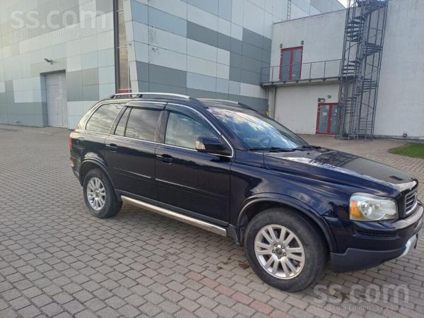 Black Volvo XC90 2009 in Saldus, with an engine capacity of 2.40 L and mileage of 369 thousand km for 6500 €, photo 1 on AUTOMOTO.COM.LV