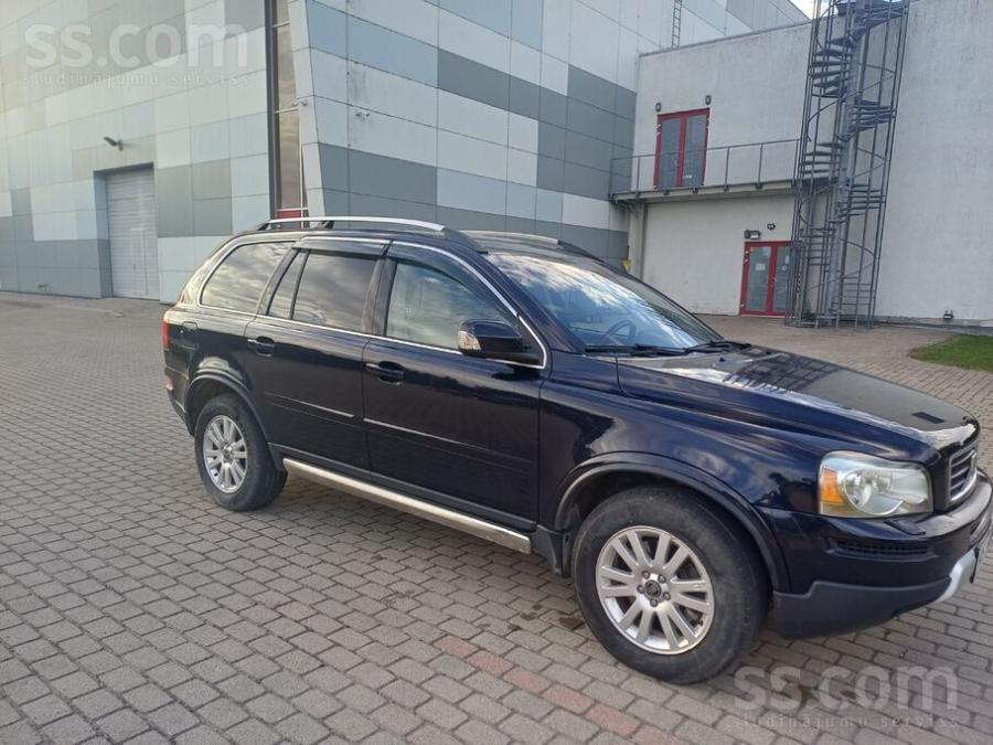 Melns Volvo XC90 2009 Saldus, ar dzinēja tilpumu 2.40 L un nobraukumu 369 tūkst. km par 6500 €, foto 1 vietnē AUTOMOTO.COM.LV