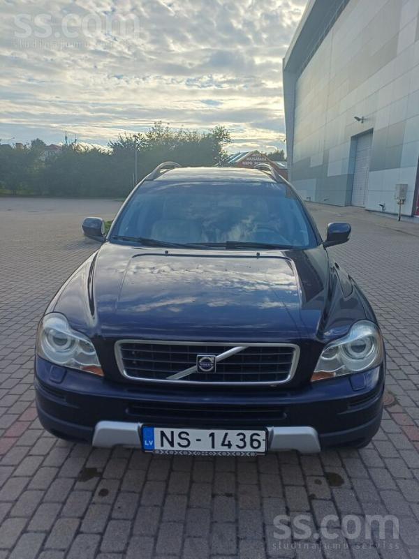 Black Volvo XC90 2009 in Saldus, with an engine capacity of 2.40 L and mileage of 369 thousand km for 6500 €, photo 4 on AUTOMOTO.COM.LV