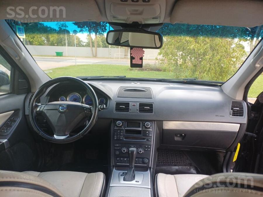 Melns Volvo XC90 2009 Saldus, ar dzinēja tilpumu 2.40 L un nobraukumu 369 tūkst. km par 6500 €, foto 5 vietnē AUTOMOTO.COM.LV