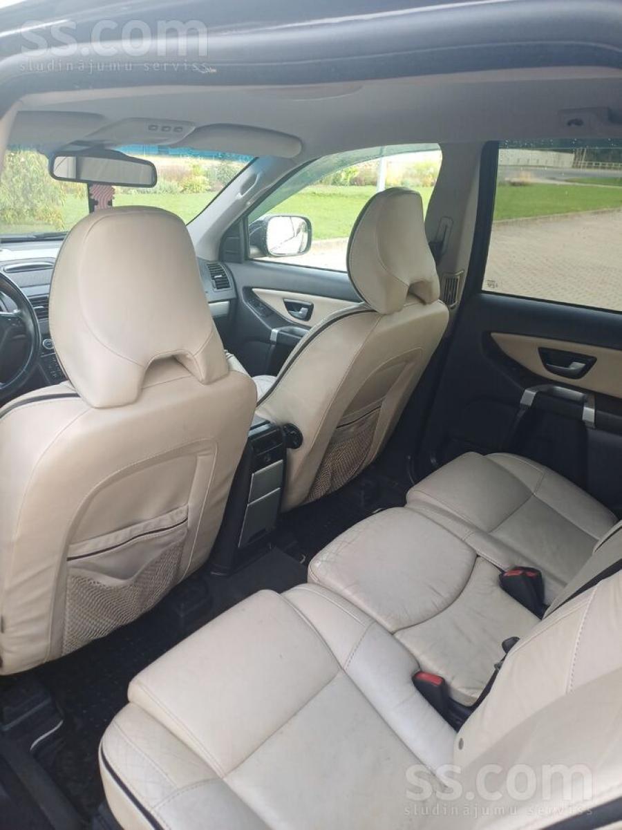 Melns Volvo XC90 2009 Saldus, ar dzinēja tilpumu 2.40 L un nobraukumu 369 tūkst. km par 6500 €, foto 6 vietnē AUTOMOTO.COM.LV