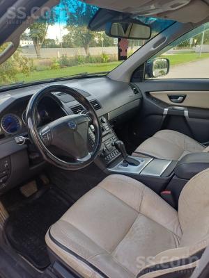Melns Volvo XC90 2009 Saldus, ar dzinēja tilpumu 2.40 L un nobraukumu 369 tūkst. km par 6500 €, foto 7 vietnē AUTOMOTO.COM.LV