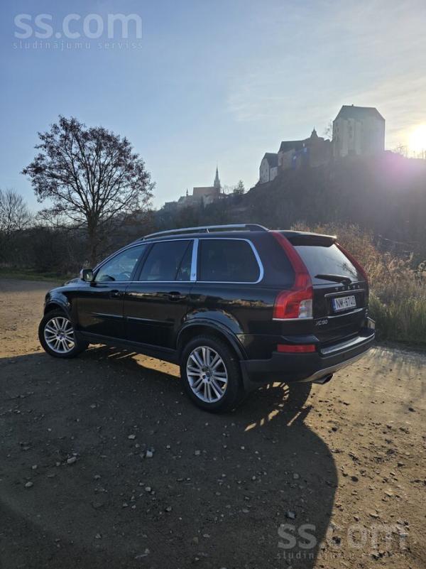 Black Volvo XC90 2010 in Rezekne, with an engine capacity of 2.40 L and mileage of 223 thousand km for 10000 €, photo 2 on AUTOMOTO.COM.LV
