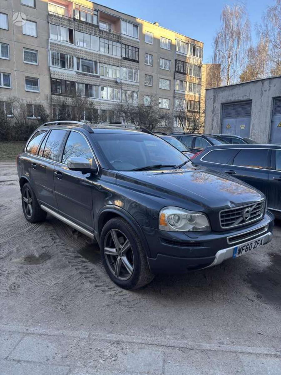 Melns Volvo XC90 2010 Viļņa, ar dzinēja tilpumu 2.40 L un nobraukumu 280 tūkst. km par 2800 €, foto 1 vietnē AUTOMOTO.COM.LV